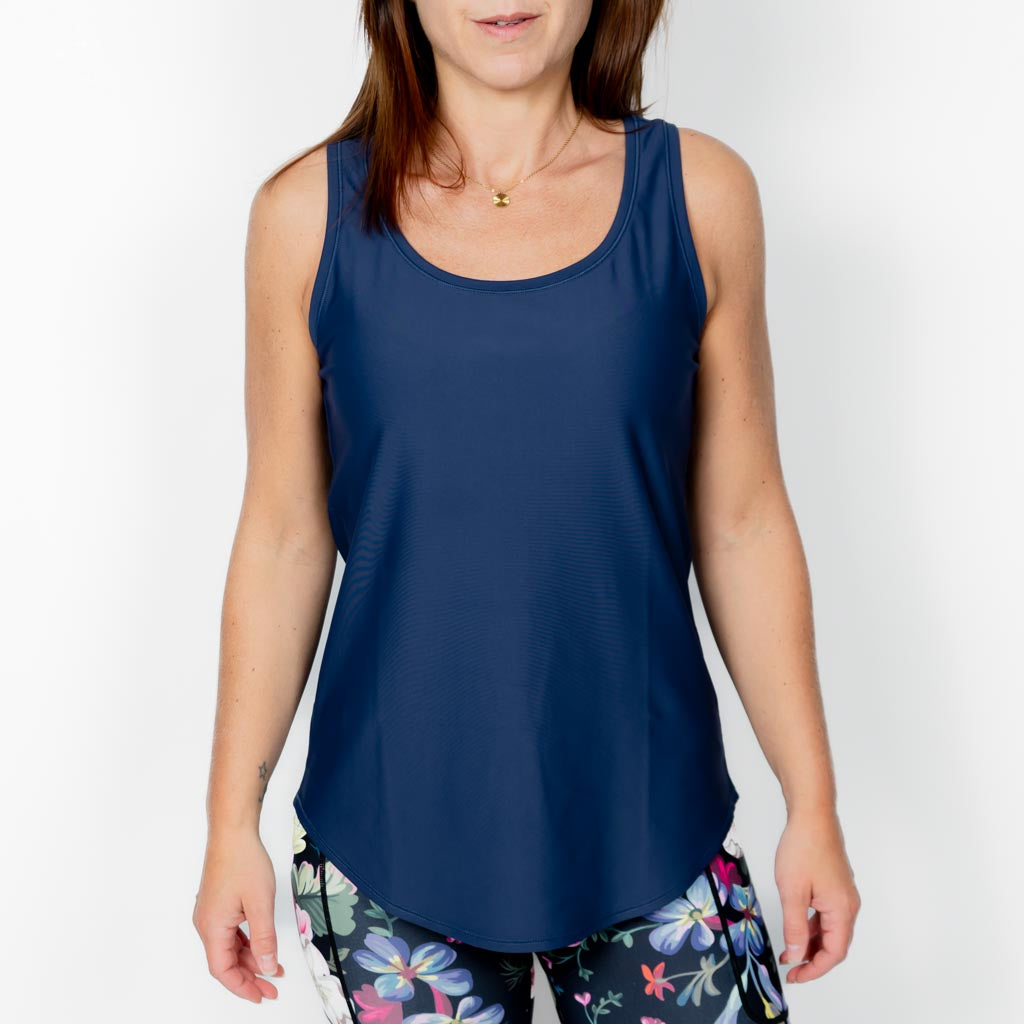 Vigga Navy Top - Køb lækre overdele hos Maya Freya